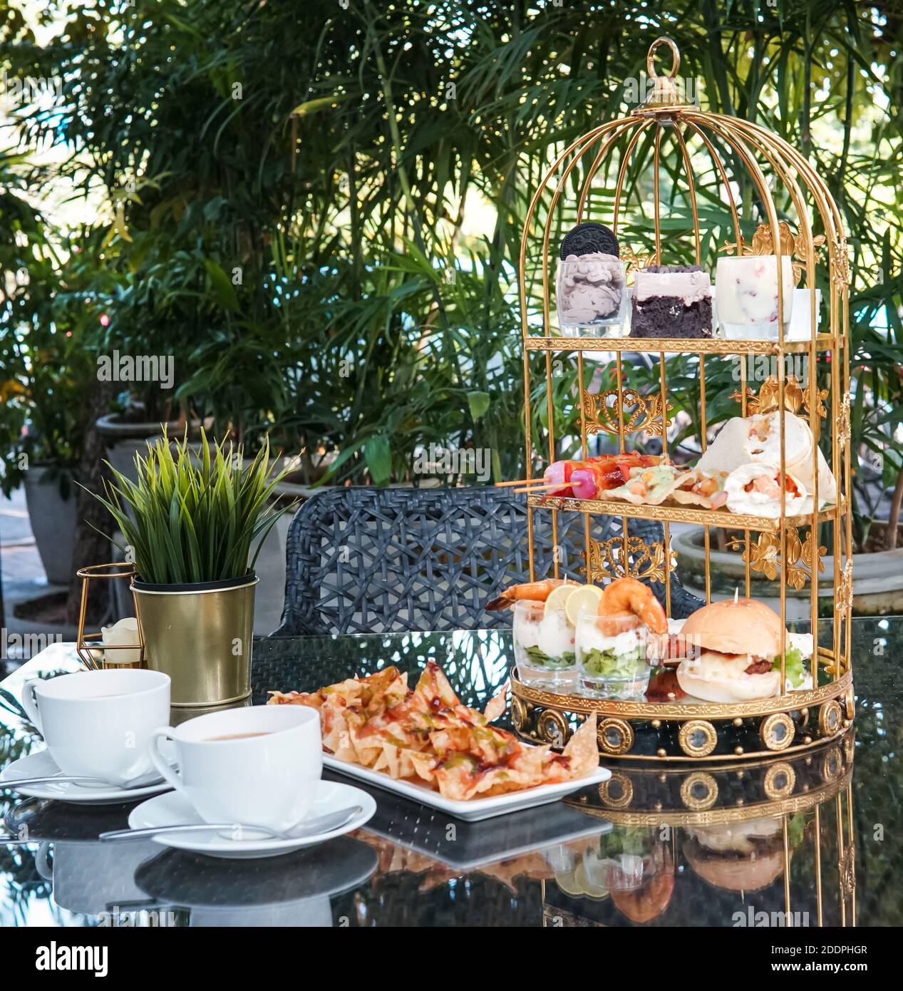 One nacho isolated hi-res stock photography and images - Alamy