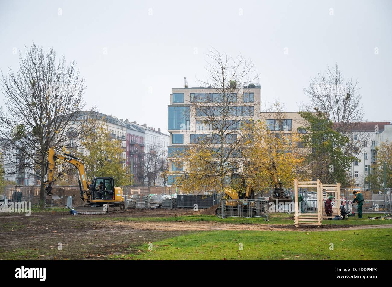 Berlin, Germany. 26th Nov, 2020. Final work is taking place in the ...