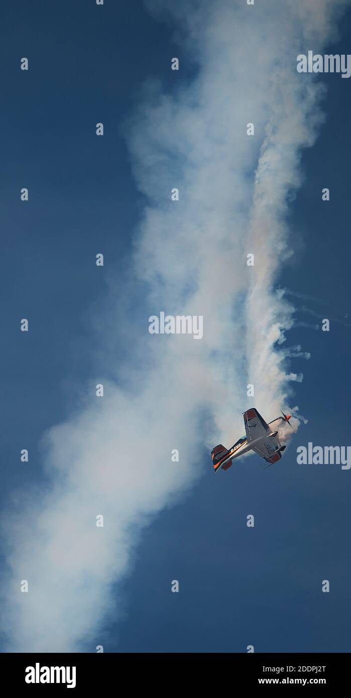Aerobatic display aircraft hi-res stock photography and images - Alamy