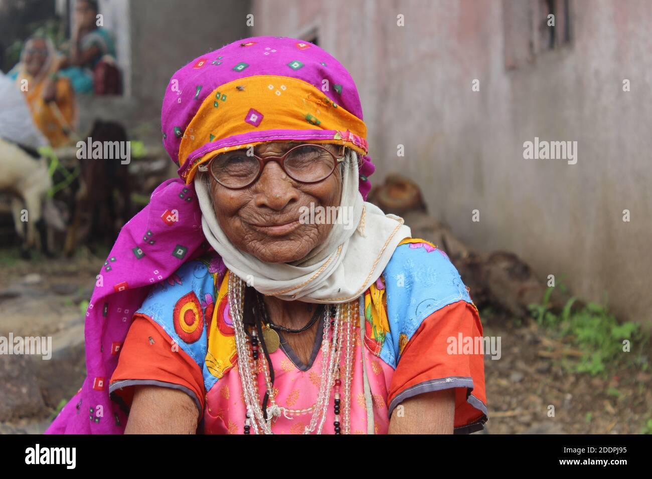 Gypsy lady hi-res stock photography and images - Alamy