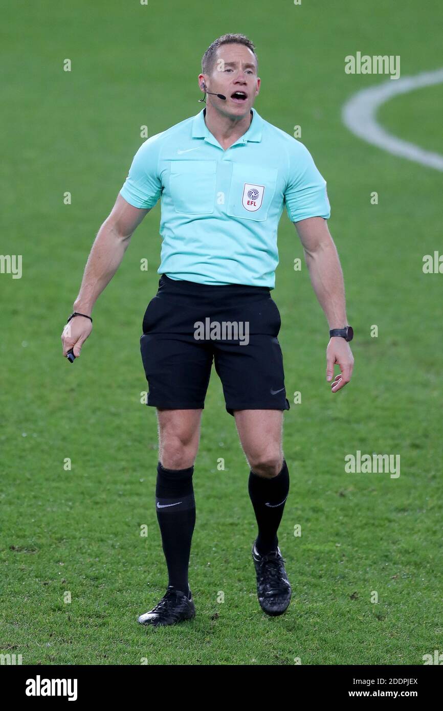 Soccer referee steve martin hi-res stock photography and images - Alamy