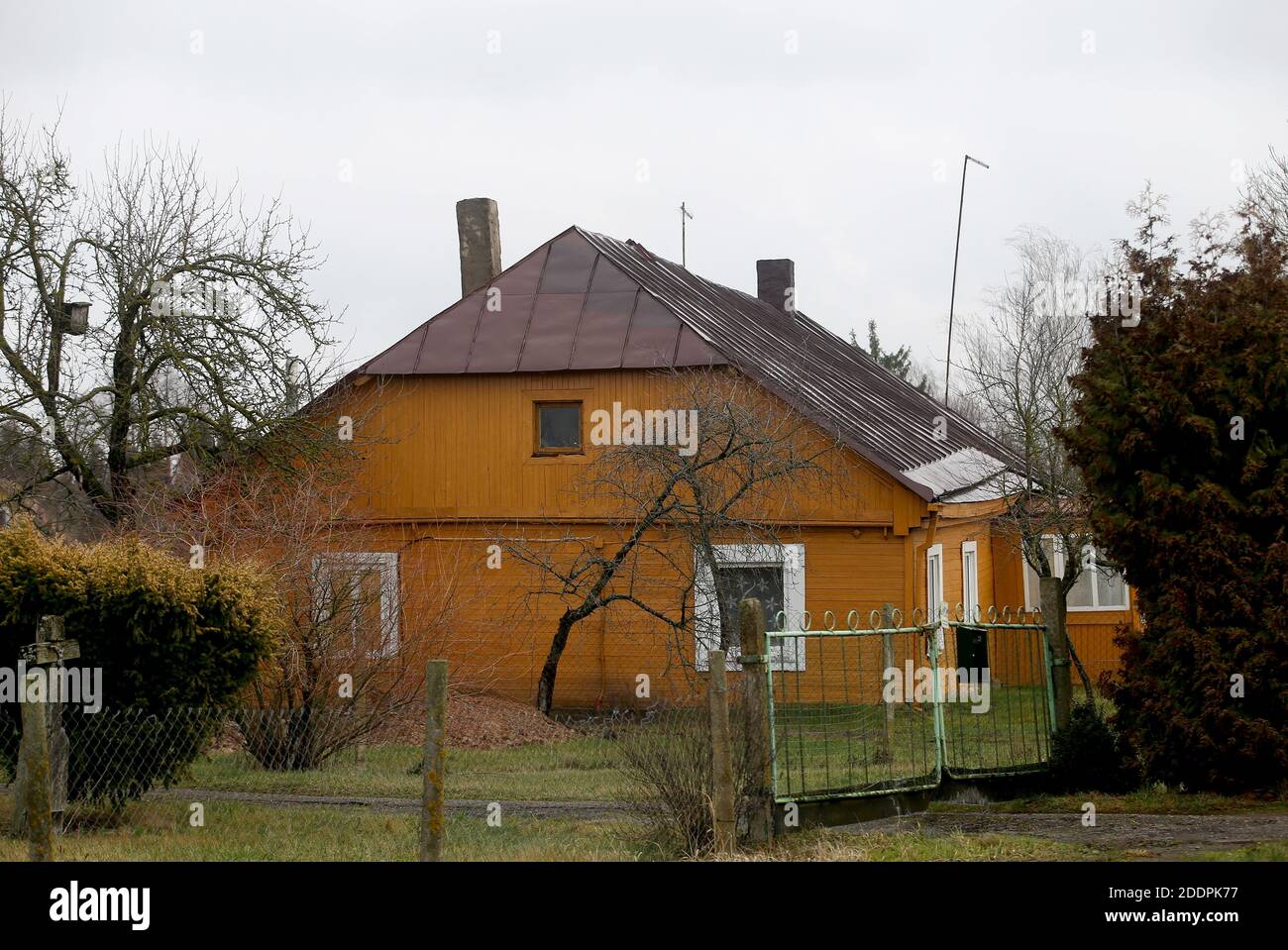 Traditional lithuanian house hi-res stock photography and images - Alamy