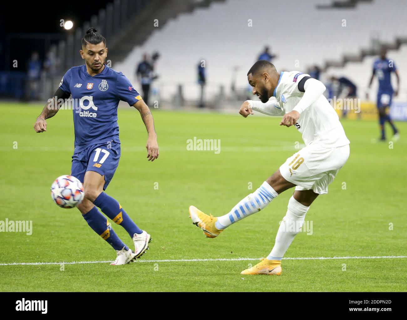 Jordan Amavi of Marseille, Tecatito aka Jesus Corona of Porto (left ...