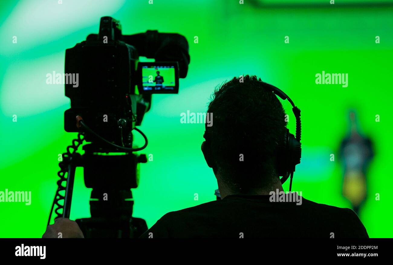 Back of photographer at media event hi-res stock photography and images ...