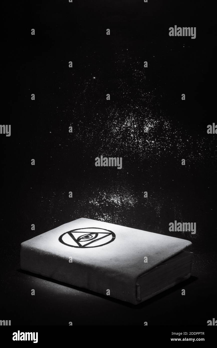 Magic eye book hi-res stock photography and images - Alamy