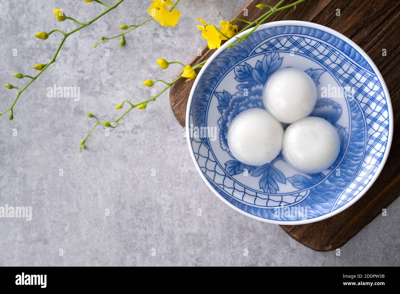 Yuan dynasty coin hi-res stock photography and images - Alamy