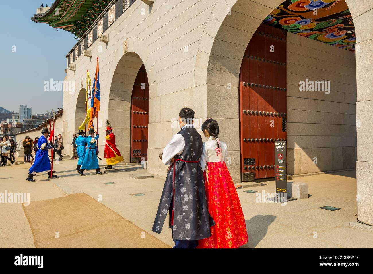 Entrance gate warriors hi-res stock photography and images - Alamy
