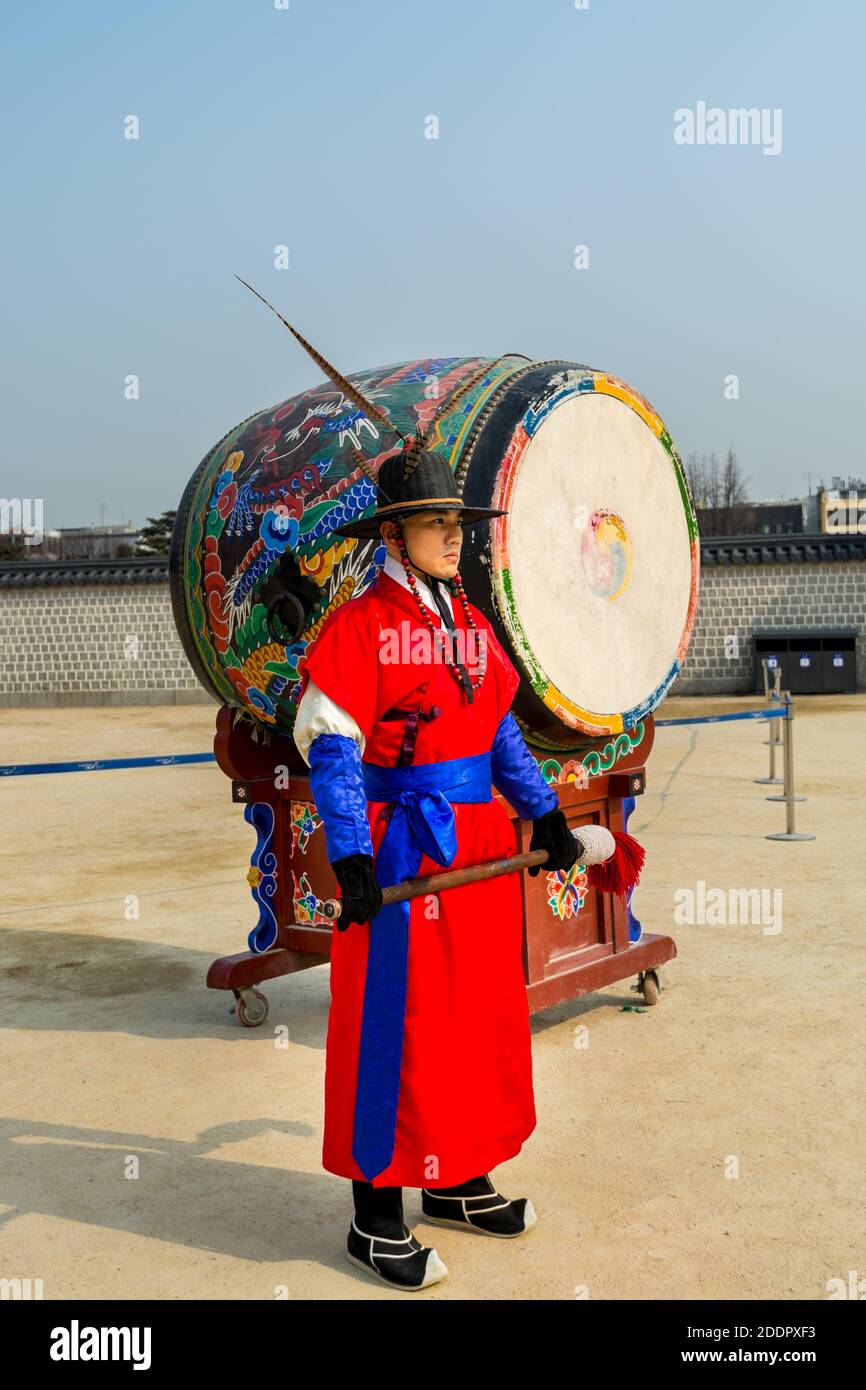 Joseon dynasty drum hi-res stock photography and images - Alamy