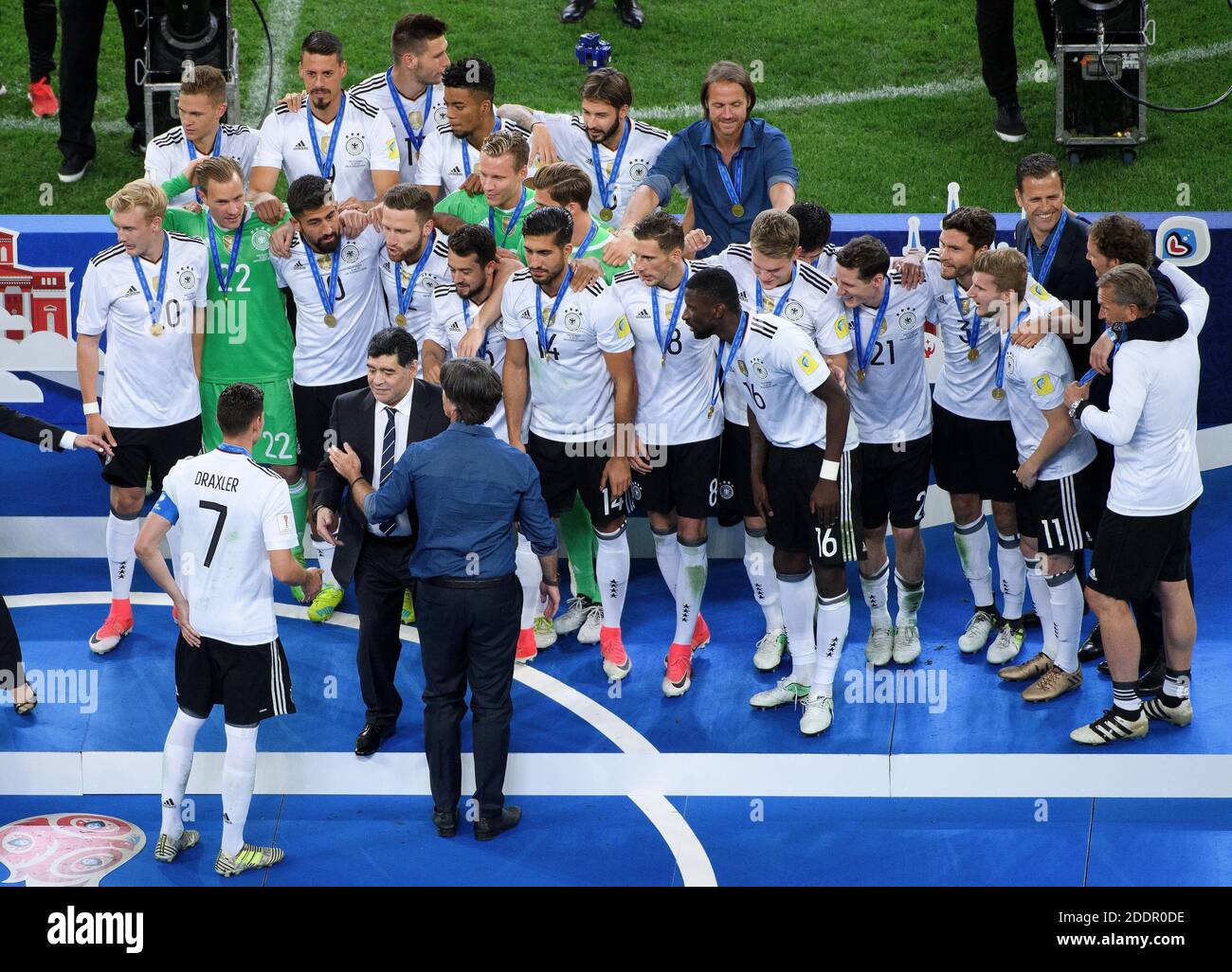 Award ceremony to the German team with Diego Armando Maradona (below ...
