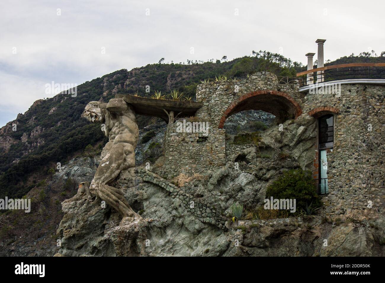 La Statua Del Gigante In Monterosso Al Mare – NQETJ