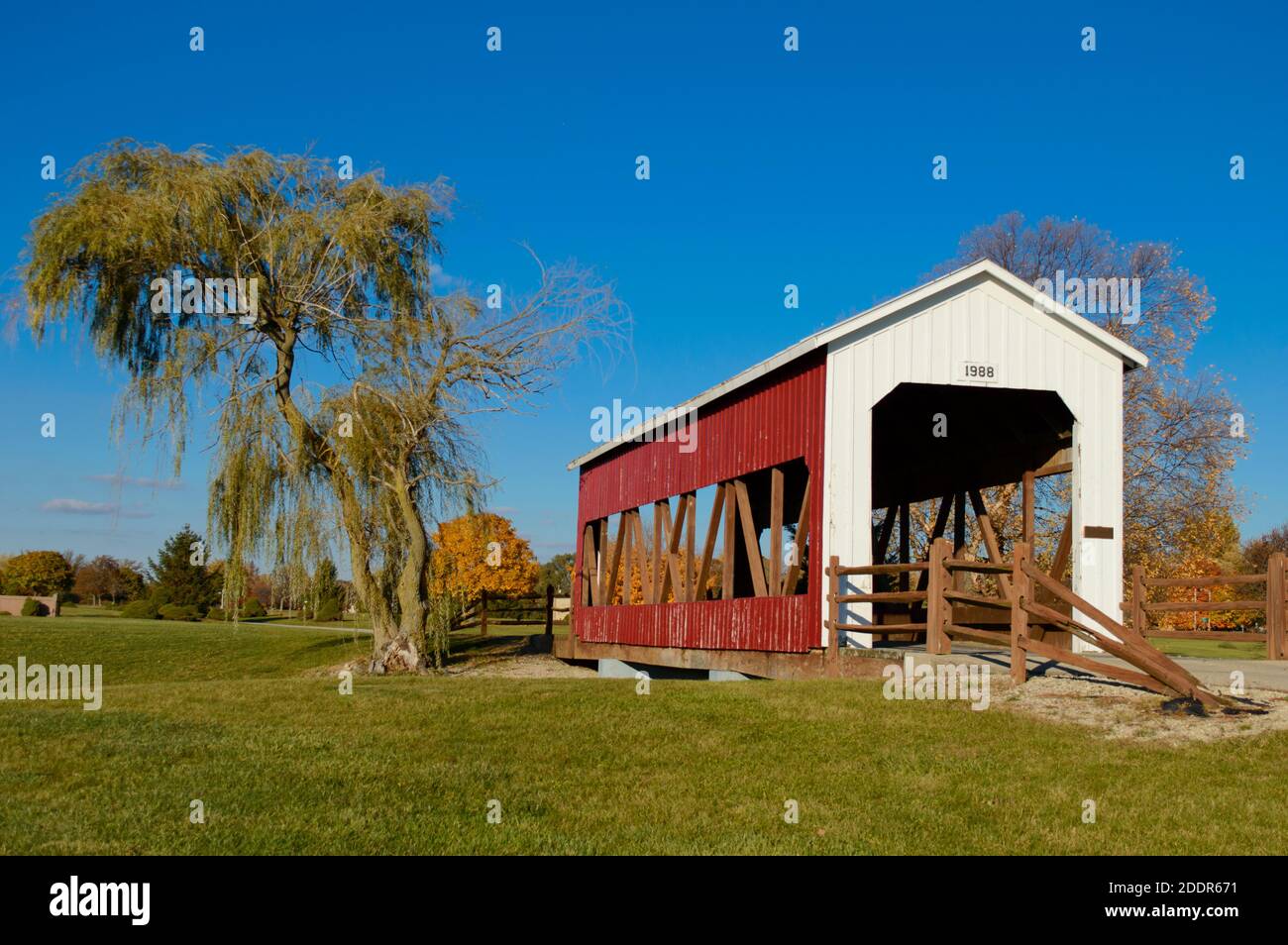 Old farmhouse new roof structure hi-res stock photography and images ...