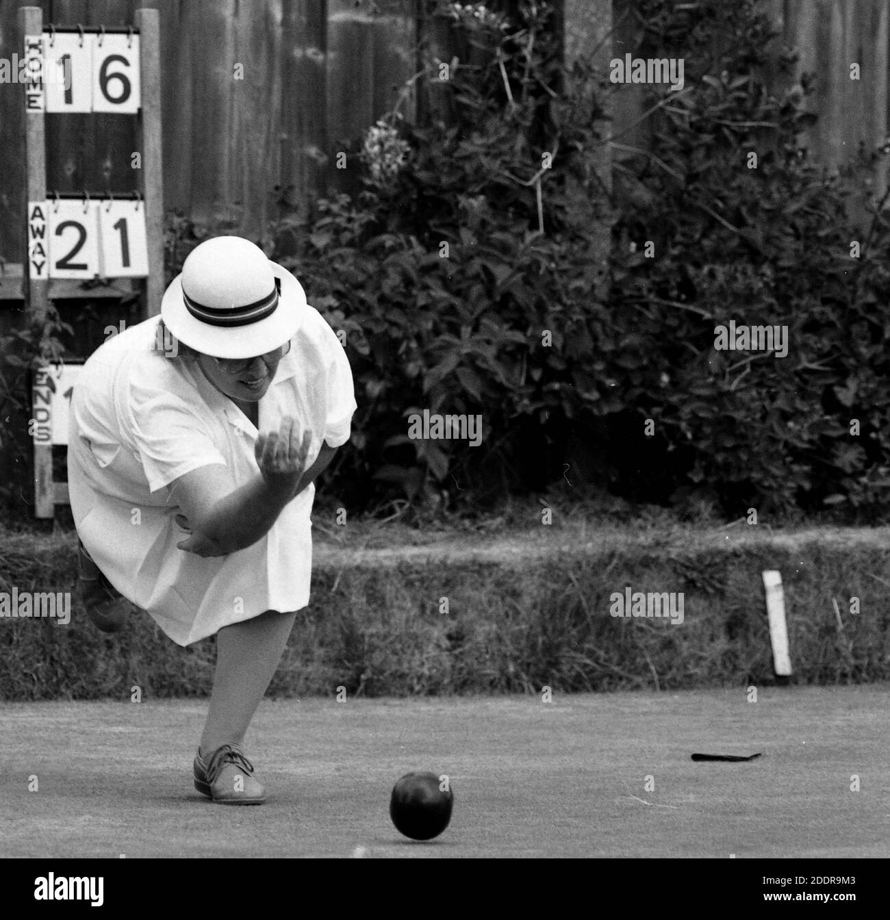 Crown green bowls hi-res stock photography and images - Alamy