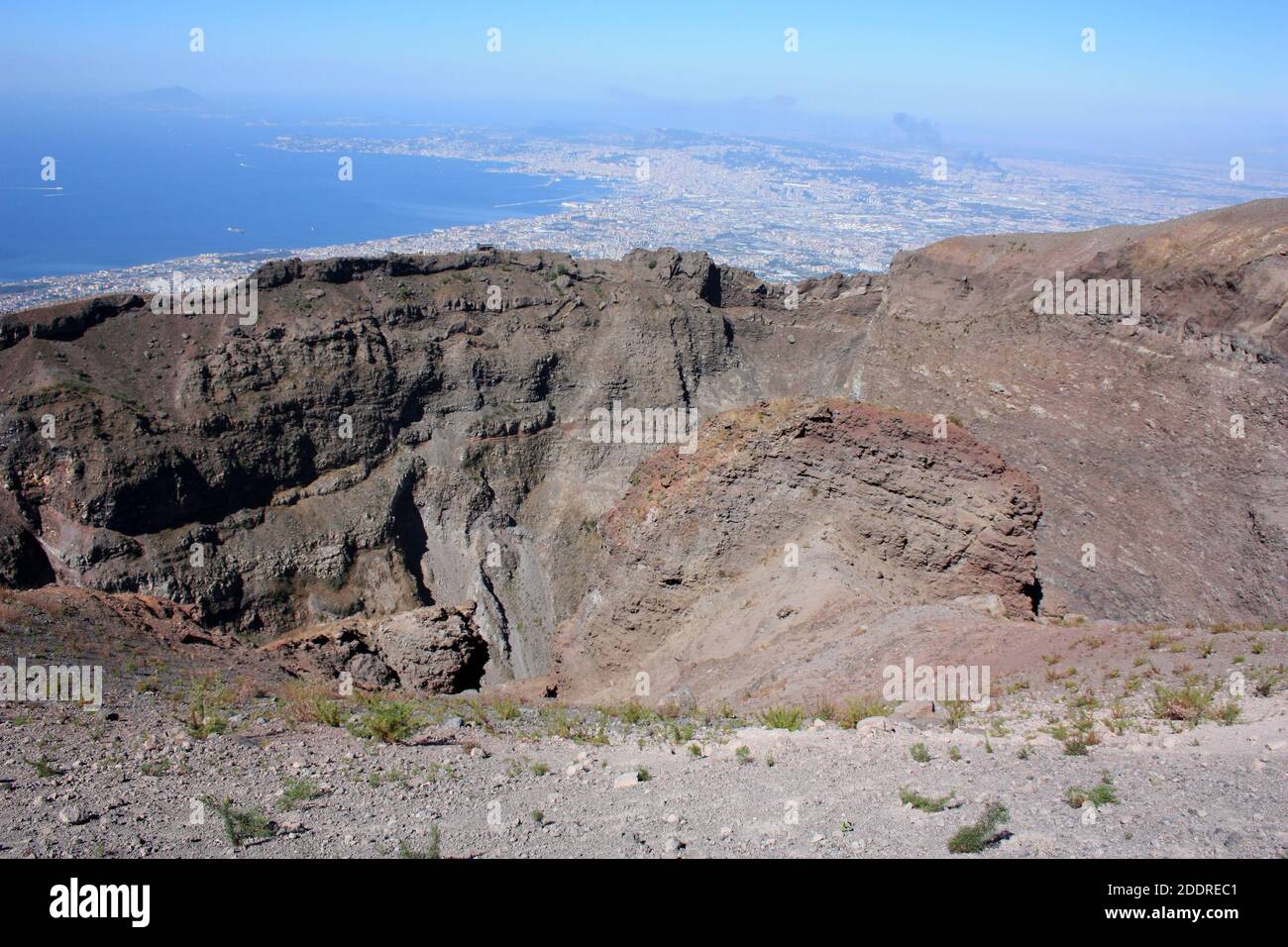 Subduction zone volcano hi-res stock photography and images - Alamy