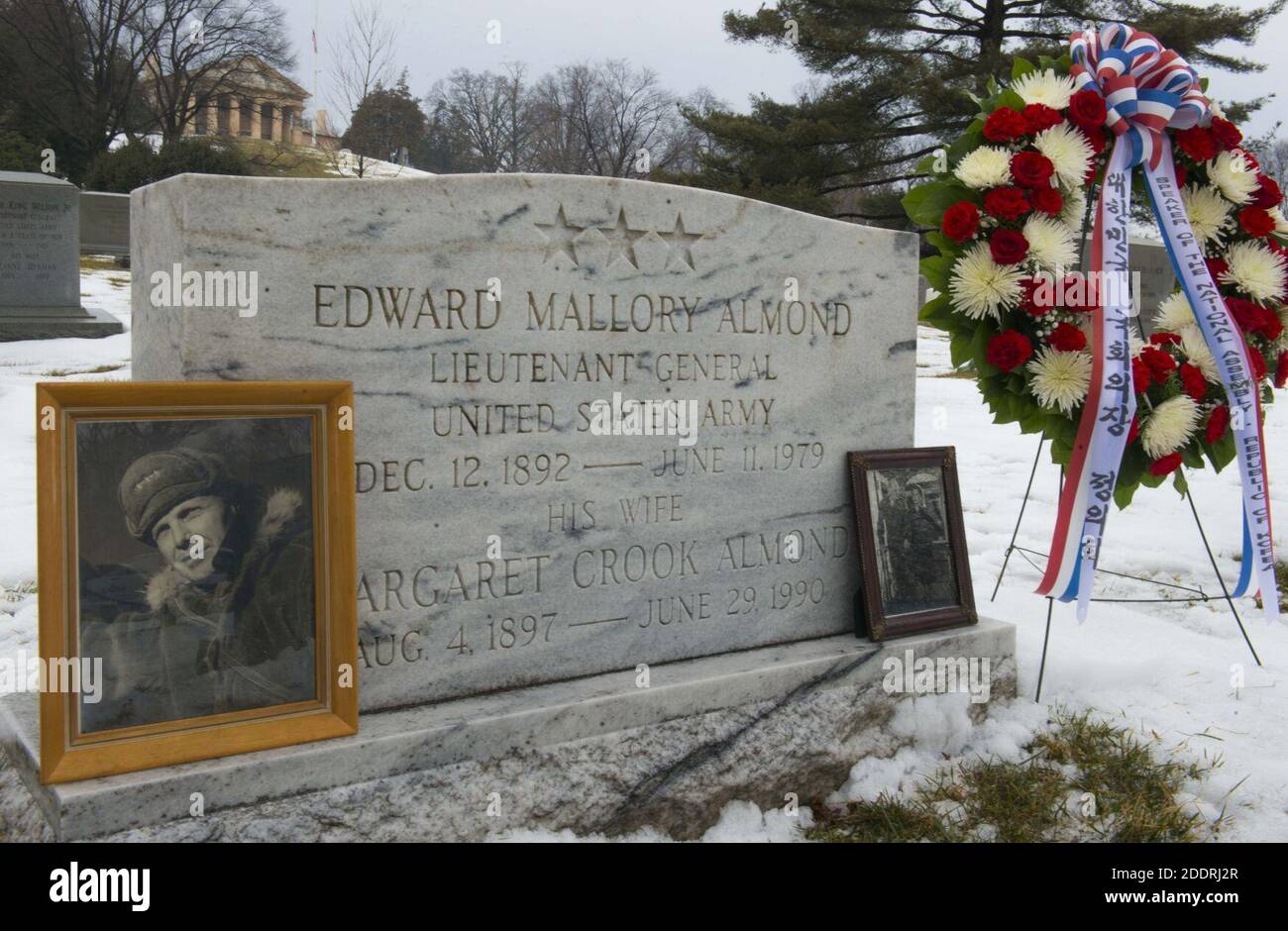 Korean wreath laying at grave site of Edward Mallory Almond - close ...