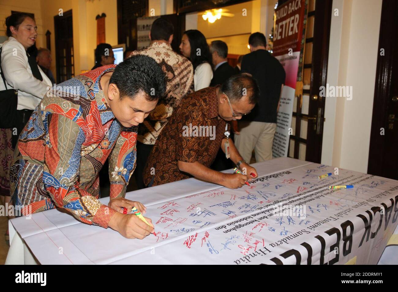 Kristen Bauer hosts a reception to reflect on life in Aceh after the ...