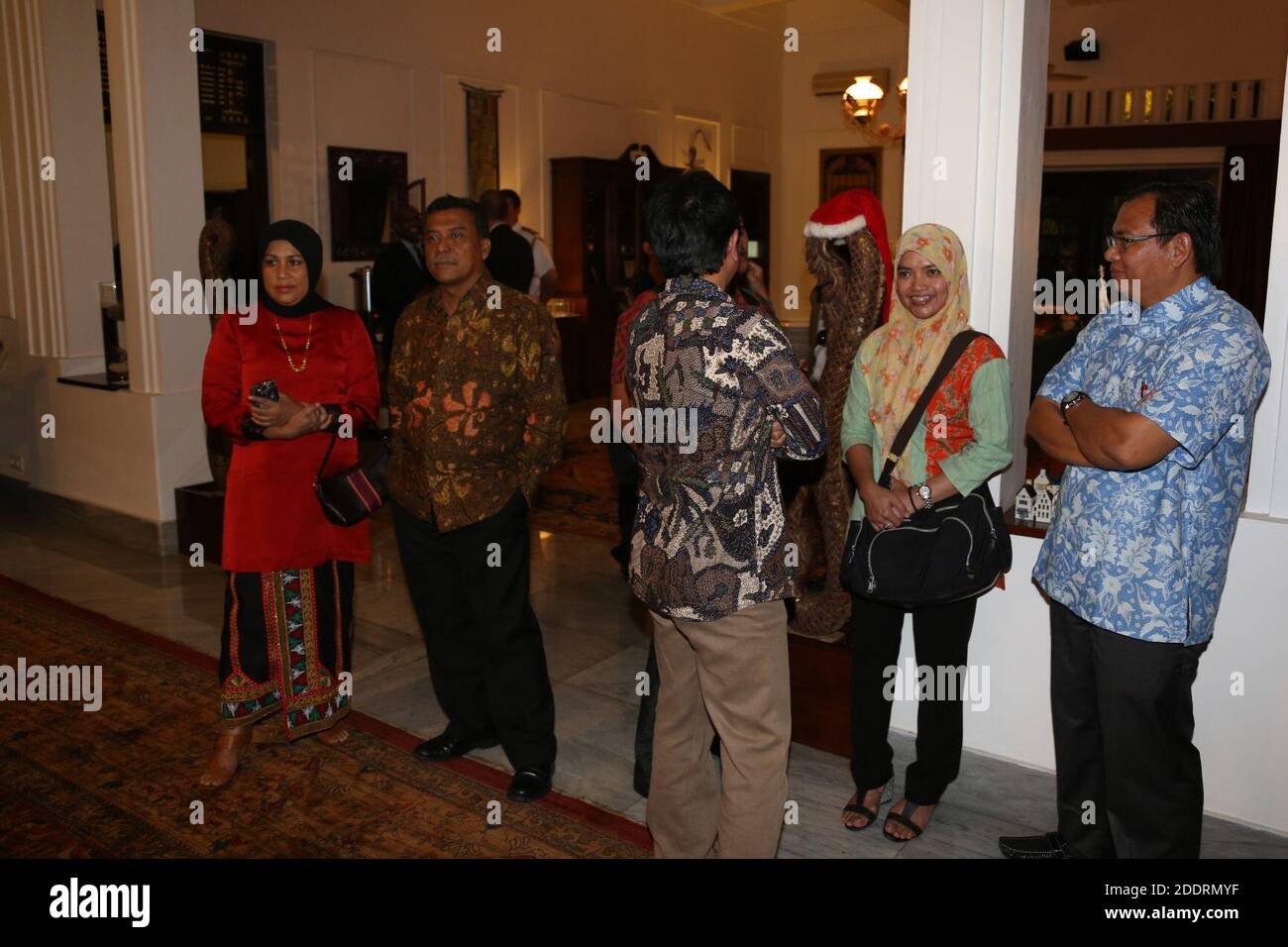 Kristen Bauer hosts a reception to reflect on life in Aceh after the ...