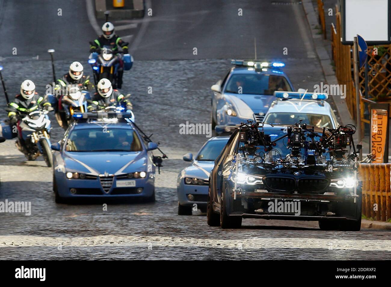 Police . car film set hi-res stock photography and images - Alamy