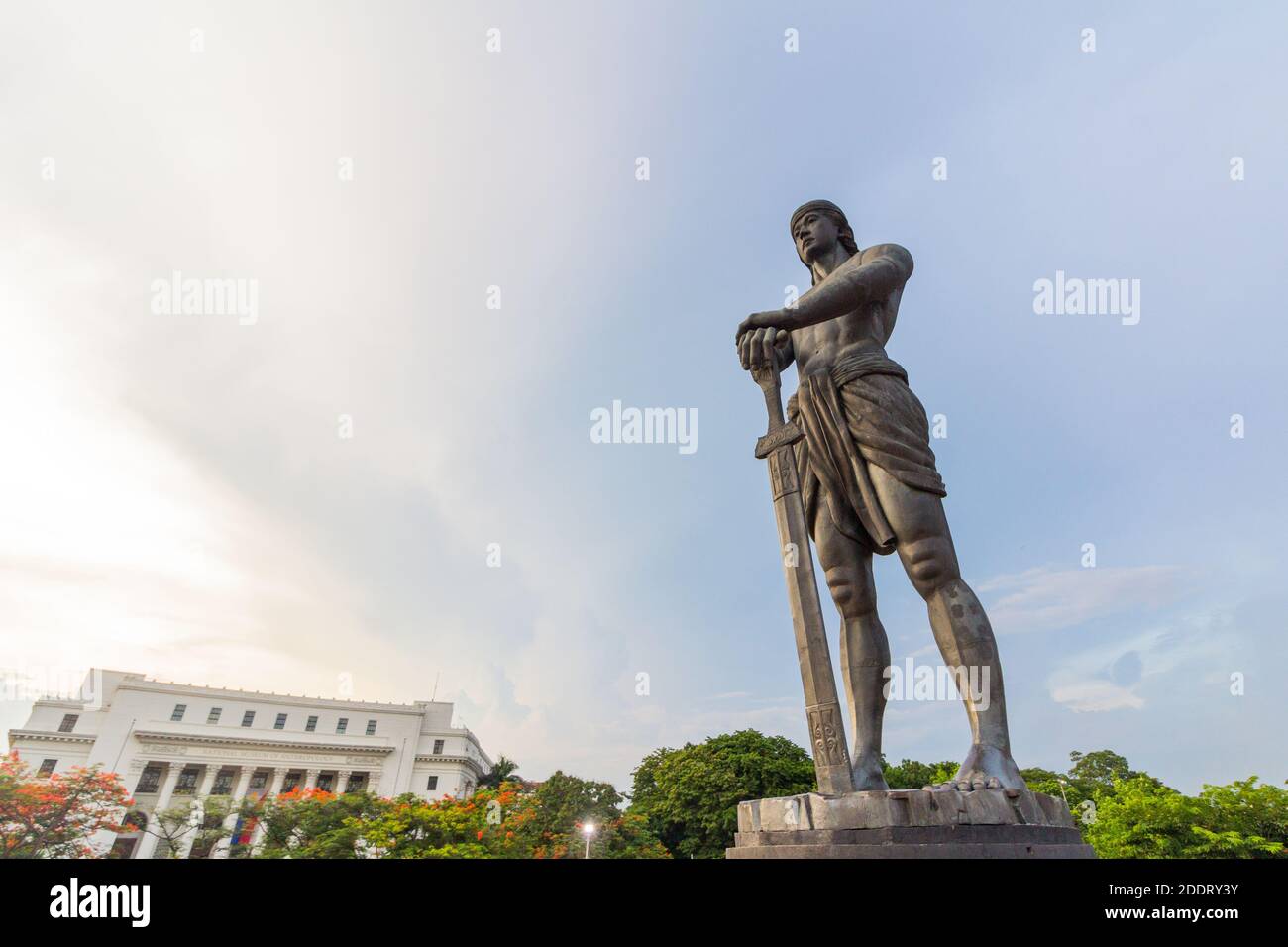 The gigantic Lapulapu statue at the Rizal Park in Manila, Philippines ...