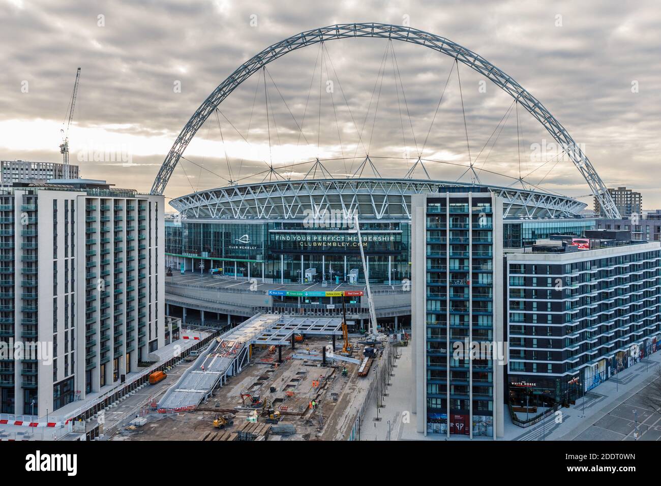 Wembley stadium aerial hi-res stock photography and images - Alamy