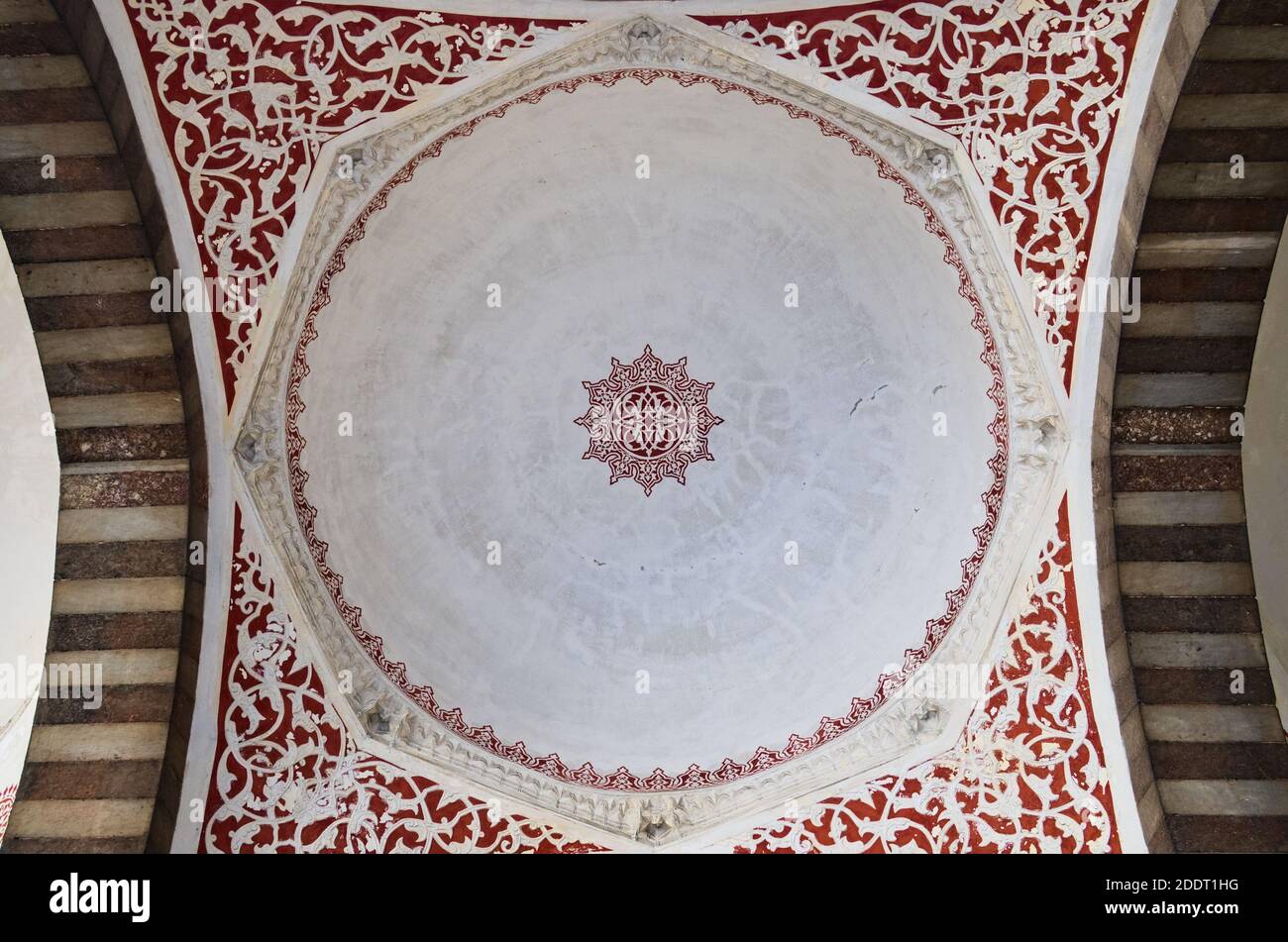 Arabic pattern on dome ceiling of building in courtyard Blue Mosque ...
