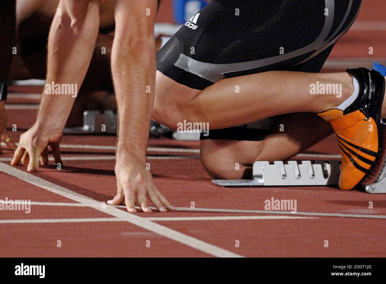 Athletes starting blocks hi-res stock photography and images - Alamy