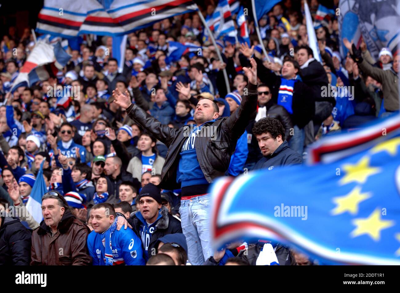 Genoa fans hi-res stock photography and images - Alamy