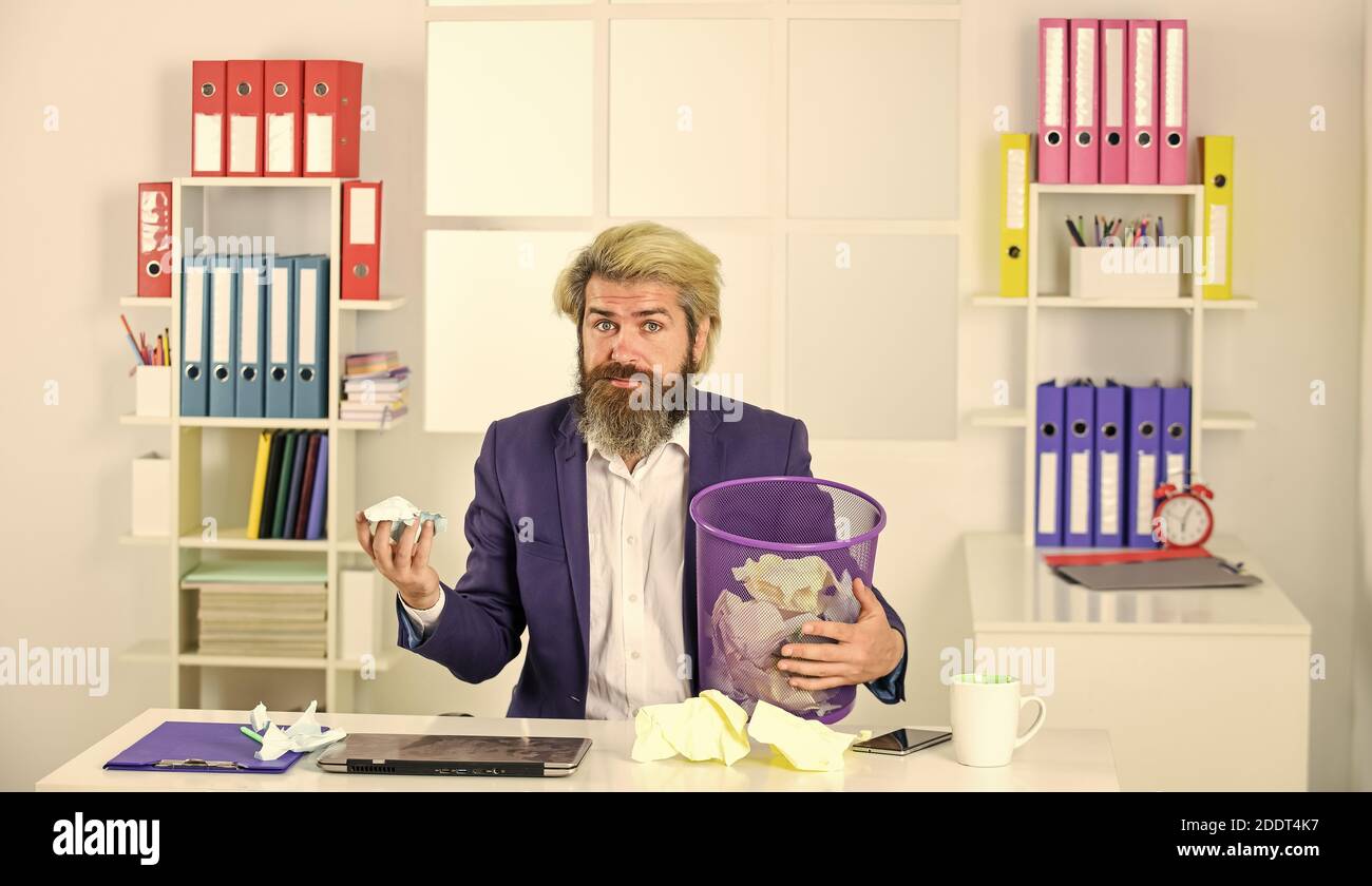 Office worker hold container hi-res stock photography and images - Alamy