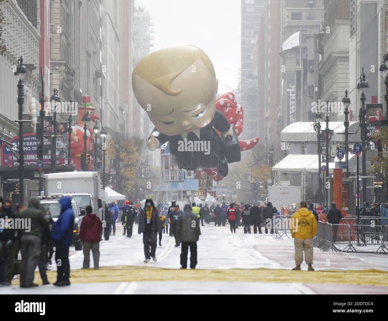 Giant balloon in parade hi-res stock photography and images - Alamy