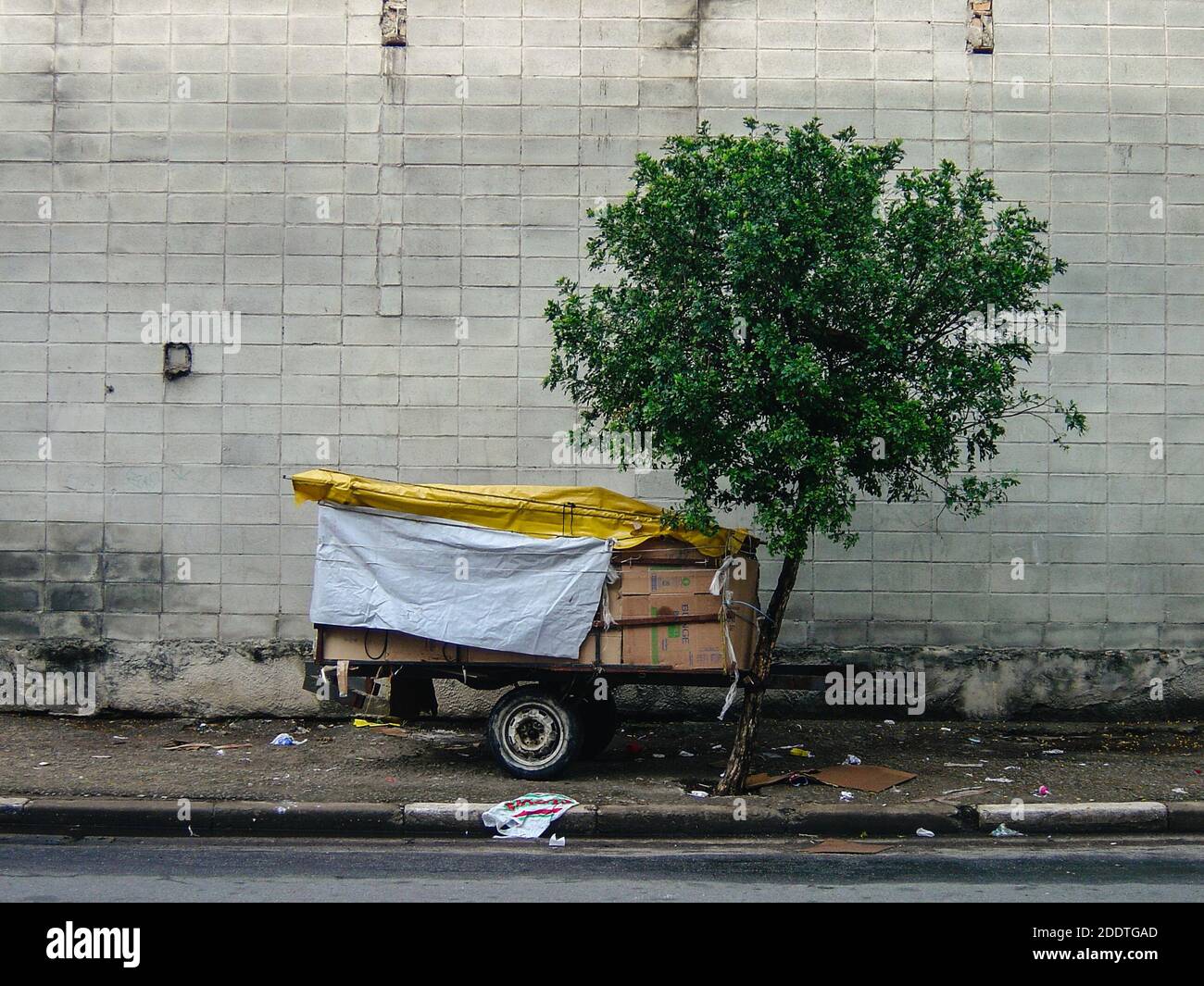 Sao Paulo, Brazil. 16th October, 2010. A rolling homeless shelter made ...