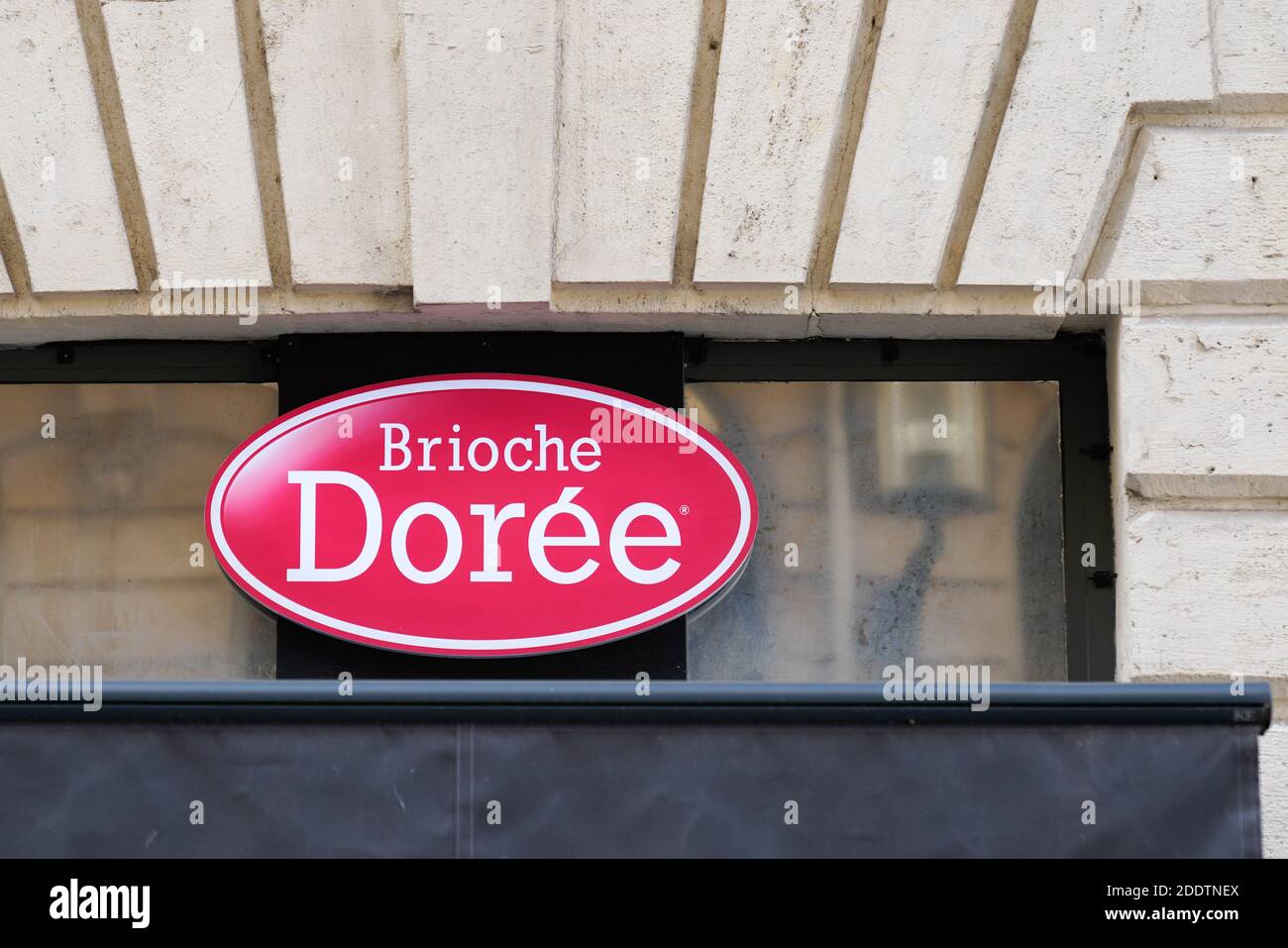 Bordeaux , Aquitaine / France - 11 11 2020 : Brioche Doree logo and ...