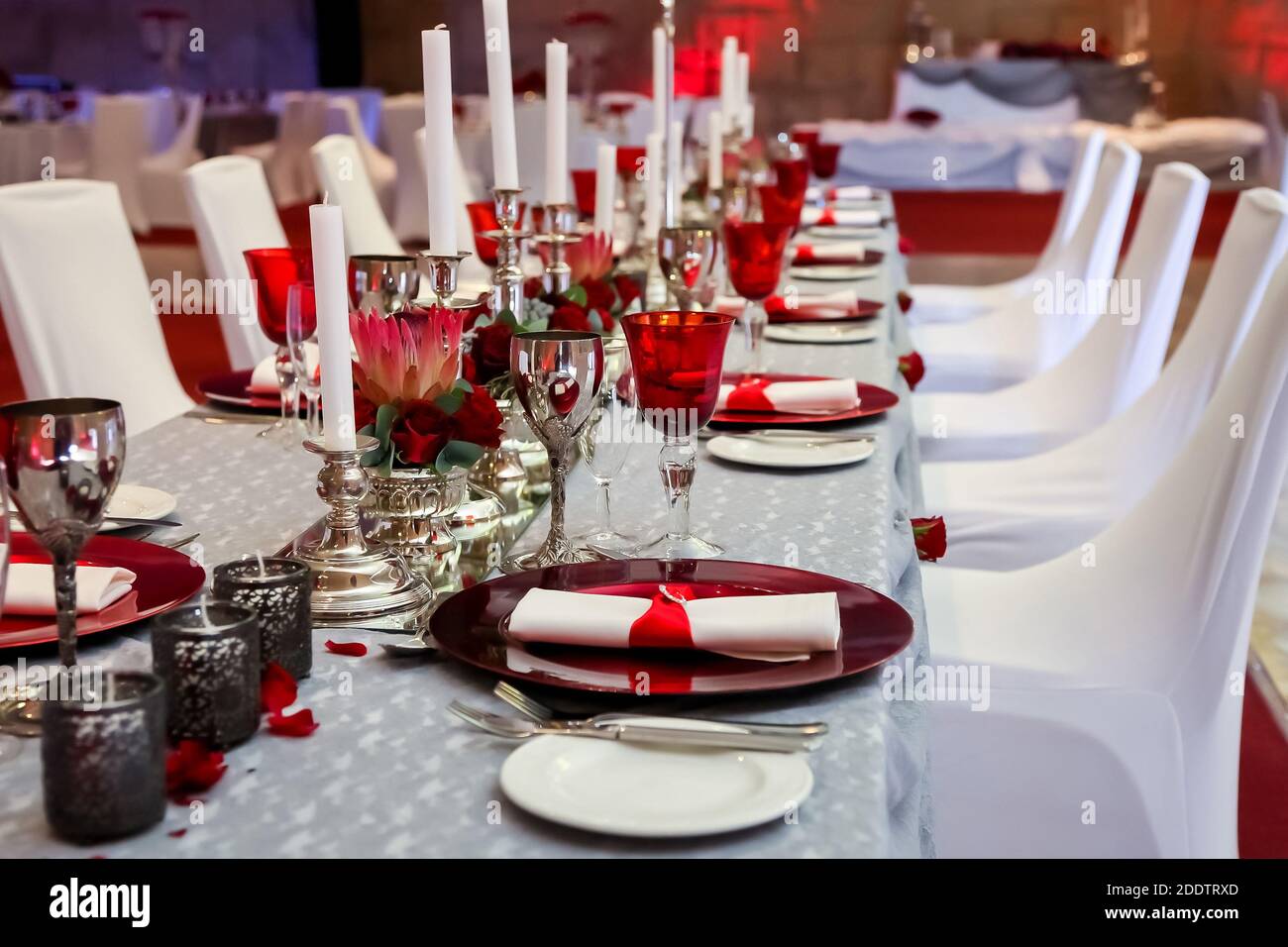 Luxury interior elegant table hi-res stock photography and images - Alamy