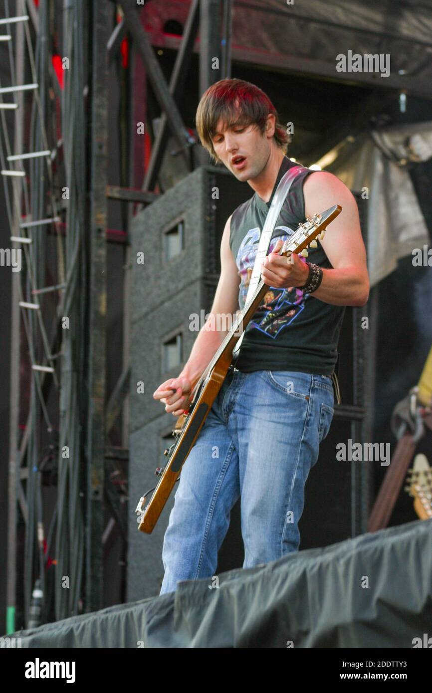 Ash performing at the Virgin Festival 2003, V2003, Hylands Park ...