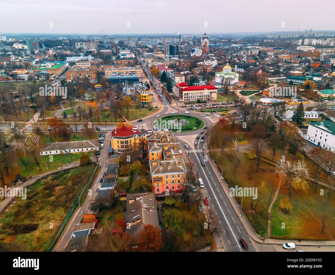 Driving round city in cars hi-res stock photography and images - Alamy