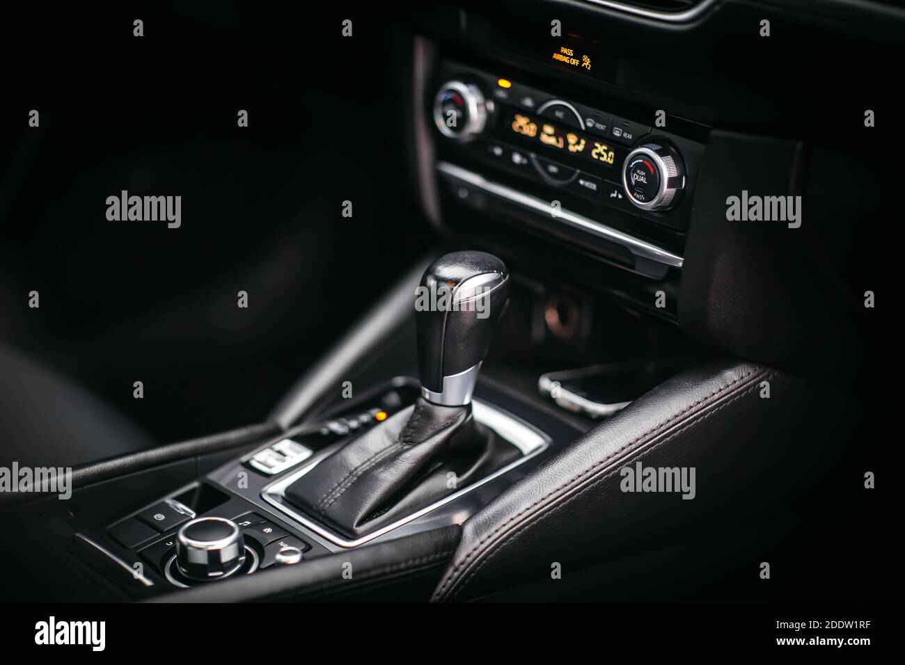 Modern vehicle photography hi-res stock photography and images - Alamy