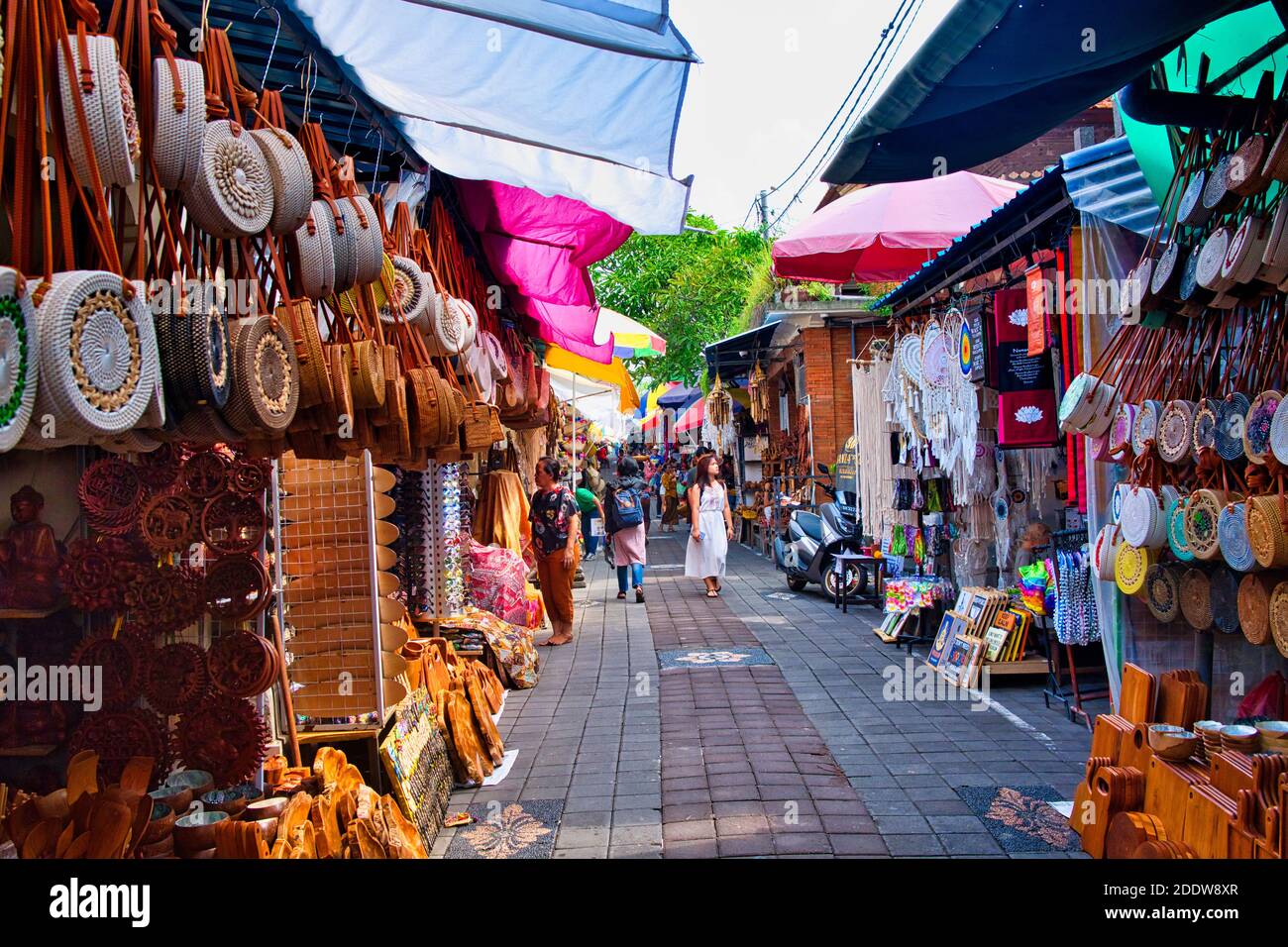 Market on the main street in Ubud, Bali, Indonesia Stock Photo - Alamy