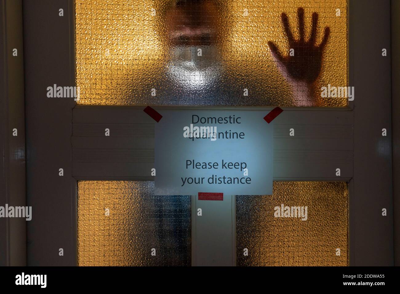 Symbolic image Domestic quarantine, man is suspected of corona ...