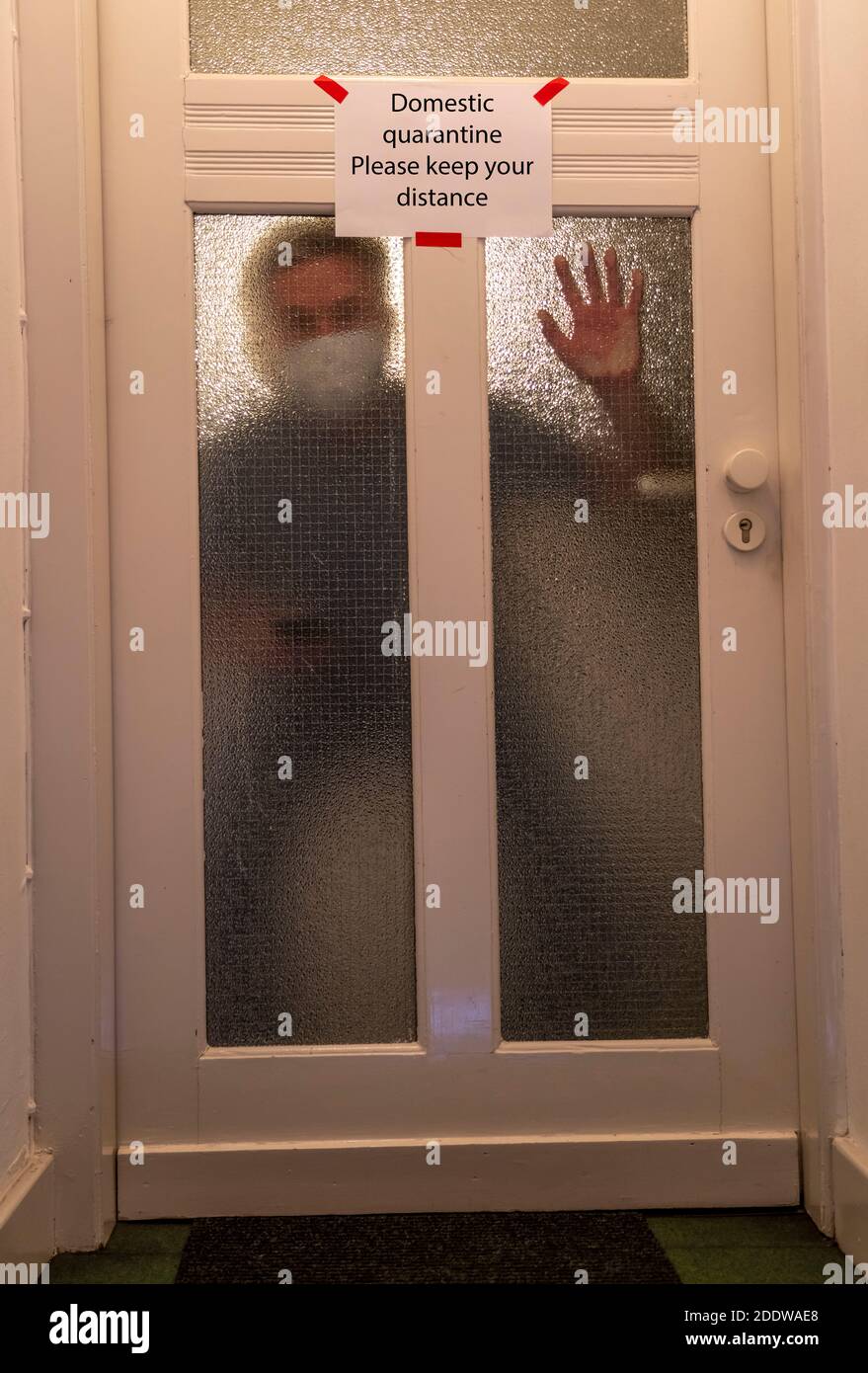 Symbolic image Domestic quarantine, man is suspected of corona ...