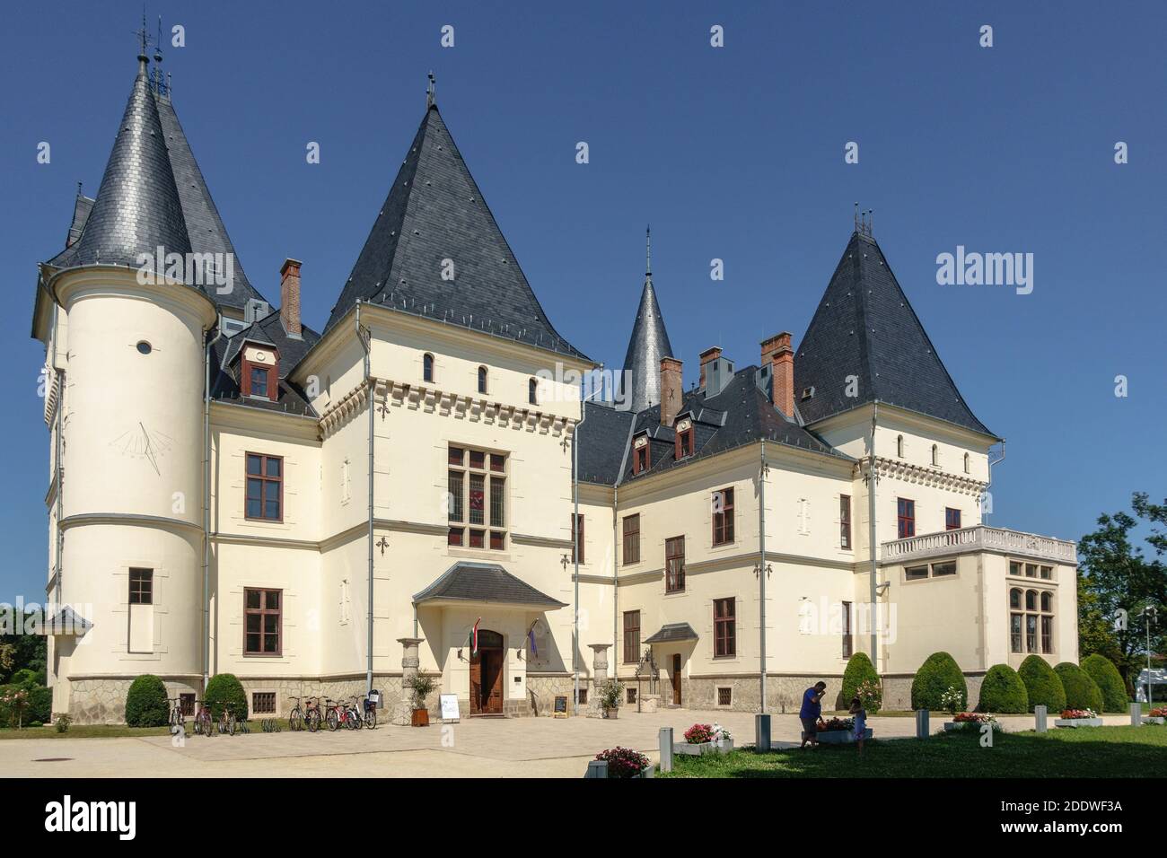 Andrassy chateau hi-res stock photography and images - Alamy