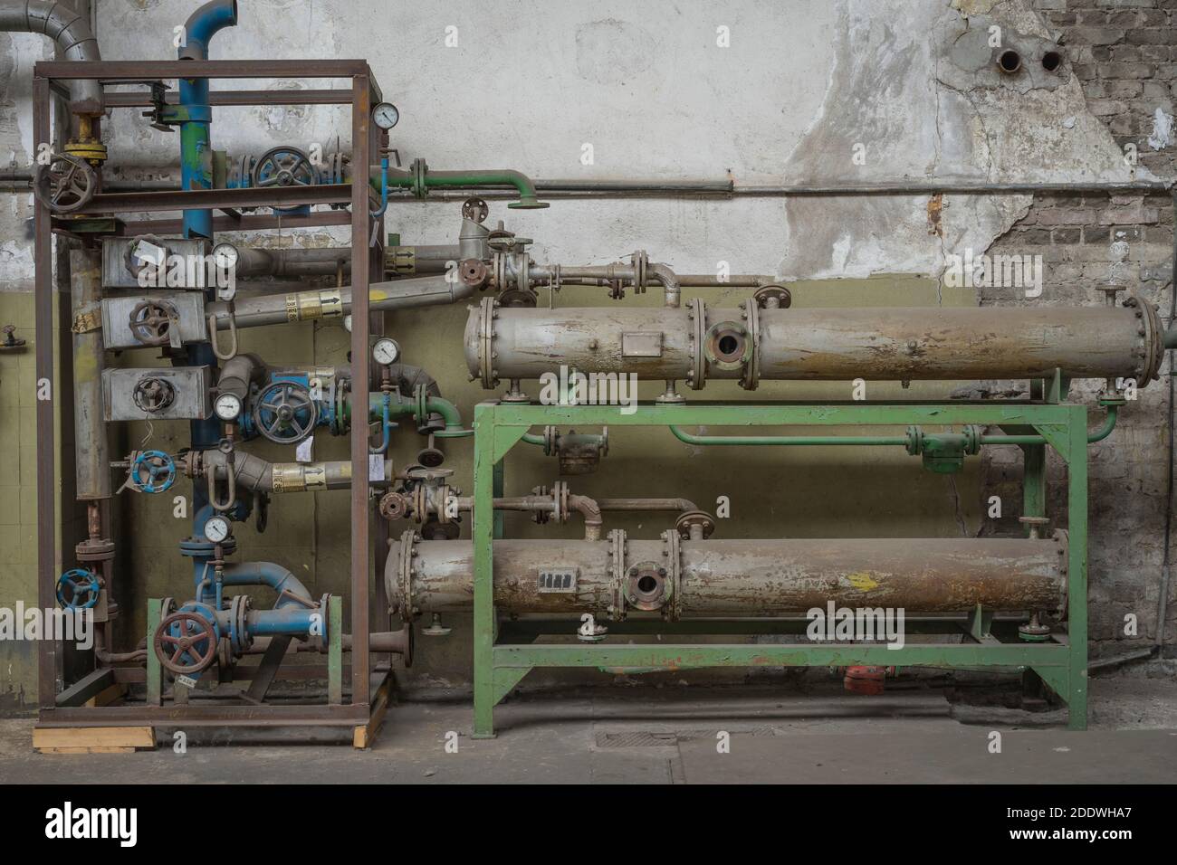 abandoned industrial factory Stock Photo - Alamy