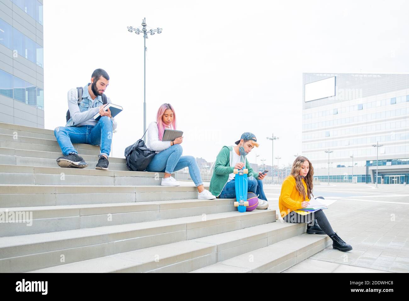 Group studying hi-res stock photography and images - Alamy