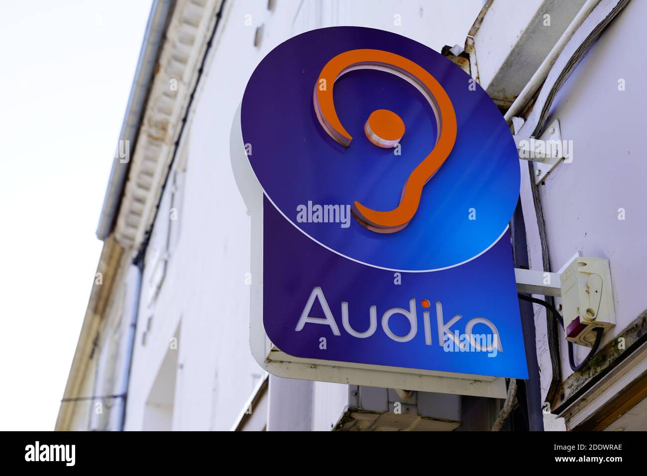 Audika logo hi-res stock photography and images - Alamy