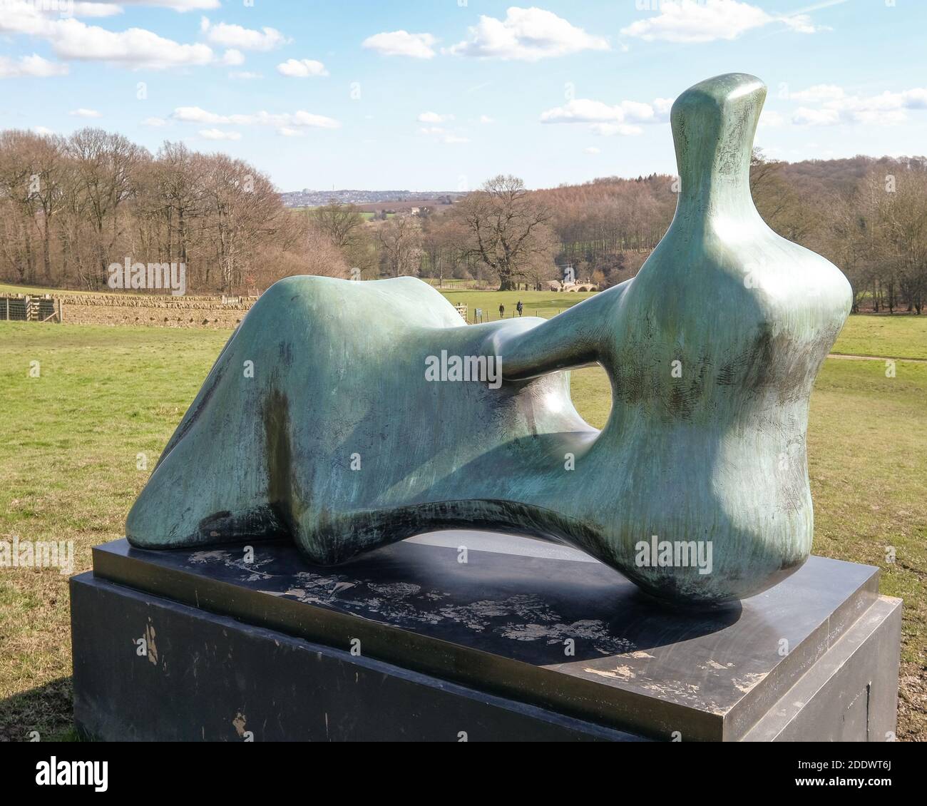 Reclining Figure by Henry Moore in the Yorkshire Sculpture Park Stock Photo - Alamy