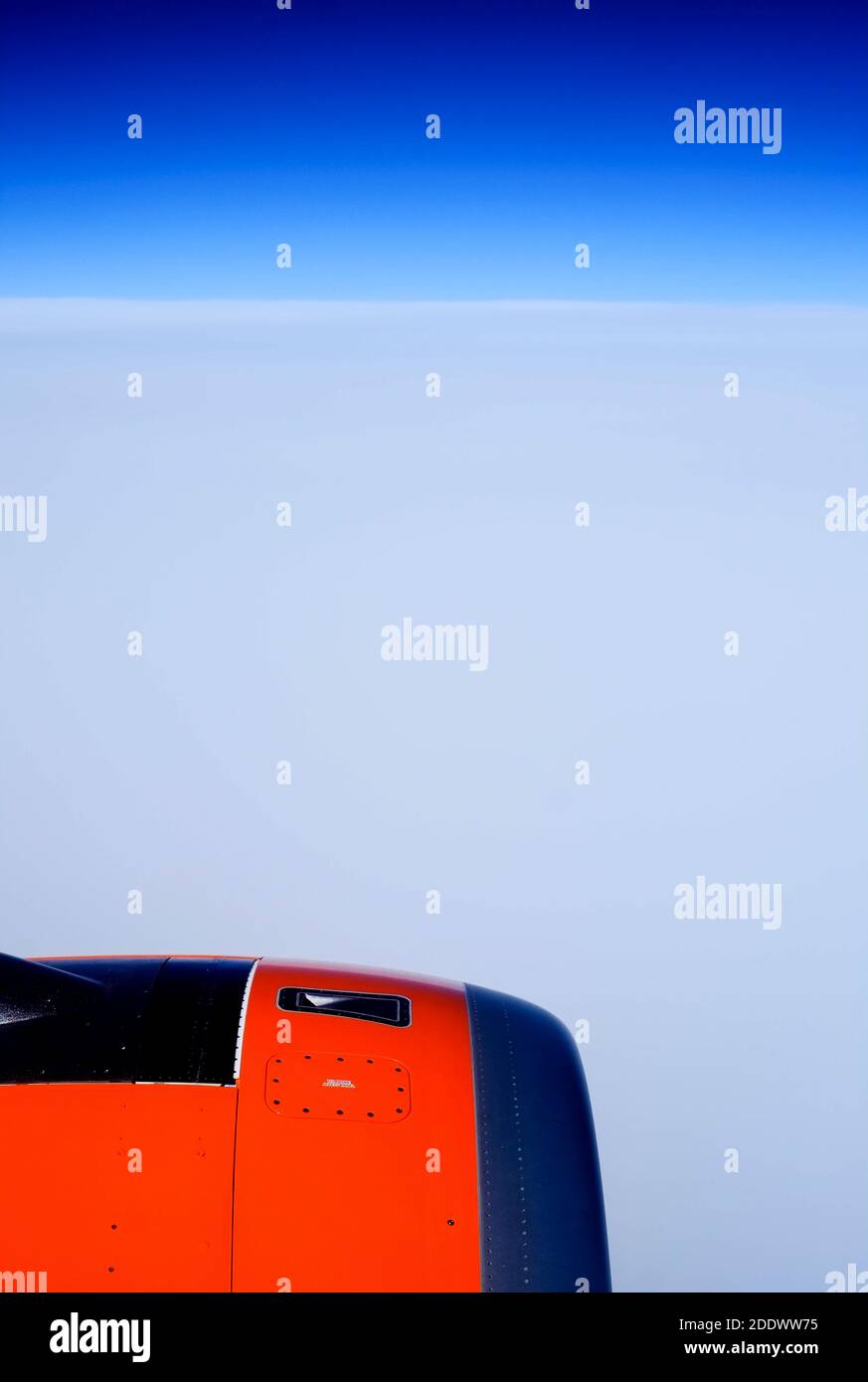 Easyjet aircraft window hi-res stock photography and images - Alamy