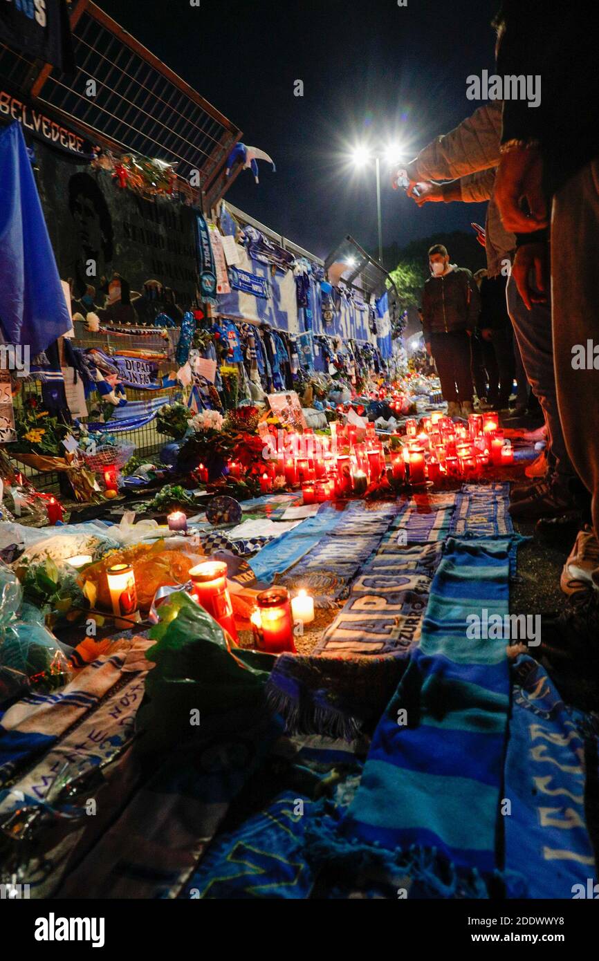 Corona de dios hi-res stock photography and images - Alamy