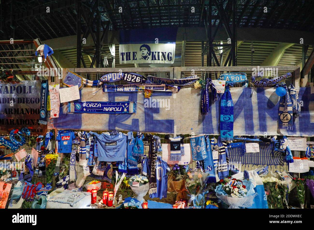 Corona de dios hi-res stock photography and images - Alamy