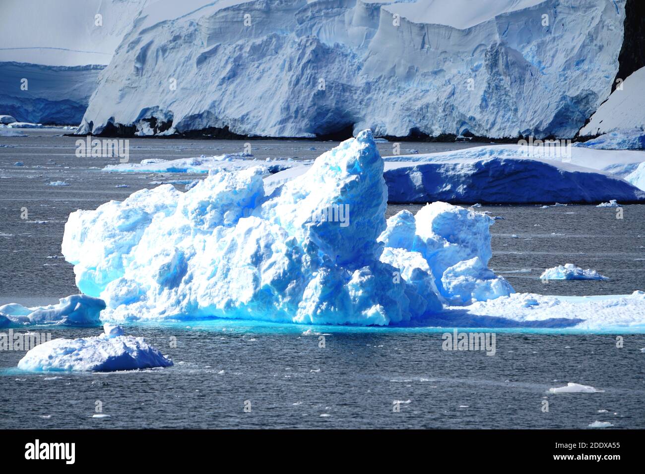 The small iceberg is like a pile of salt, the bottom of the iceberg is ...