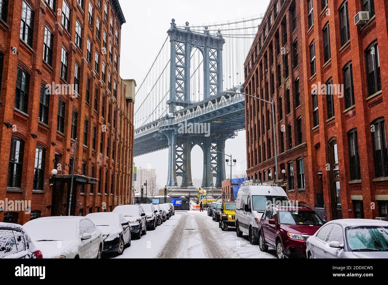 Manhattan Bridge that connects Brooklyn and Manhattan. New York, USA ...