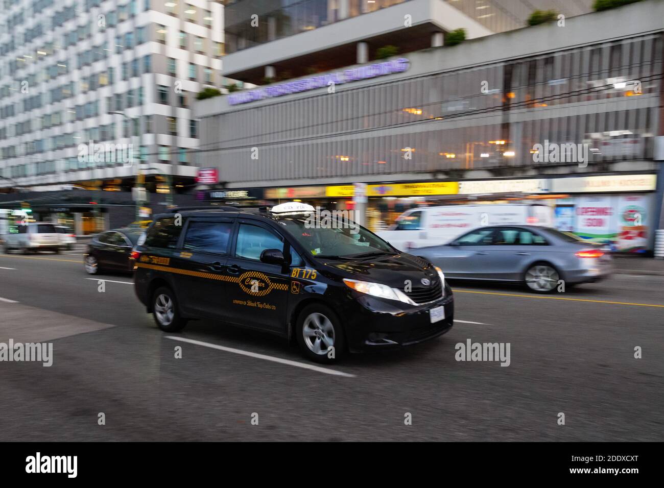 Black checker taxi canada hi-res stock photography and images - Alamy