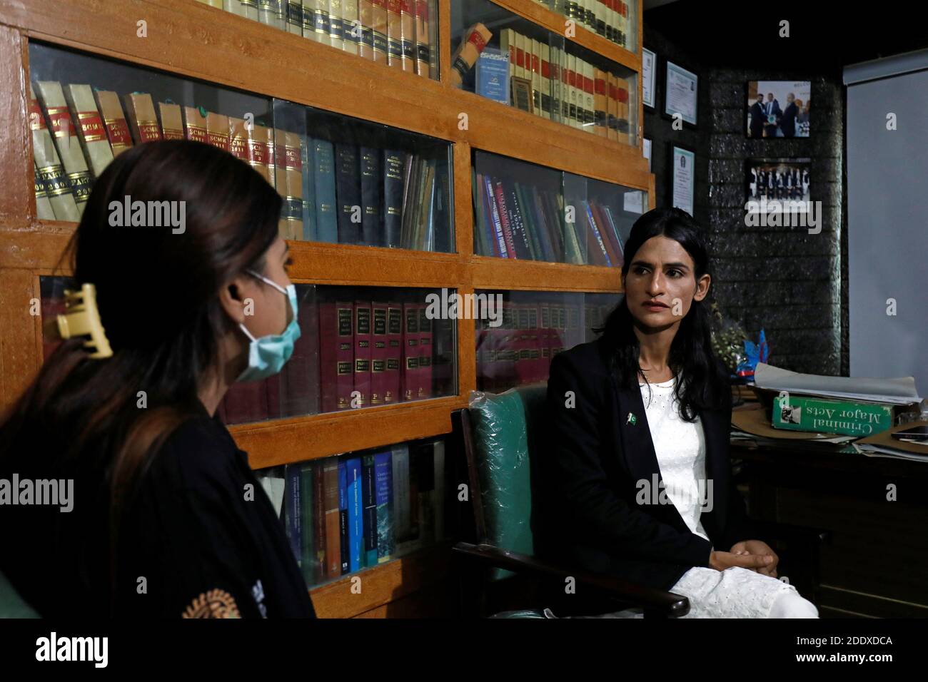 Transgender woman pakistan hi-res stock photography and images - Alamy