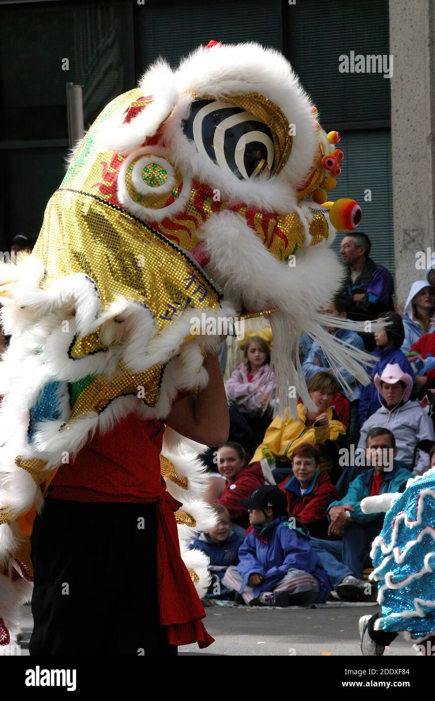 Asian fanfare hi-res stock photography and images - Alamy